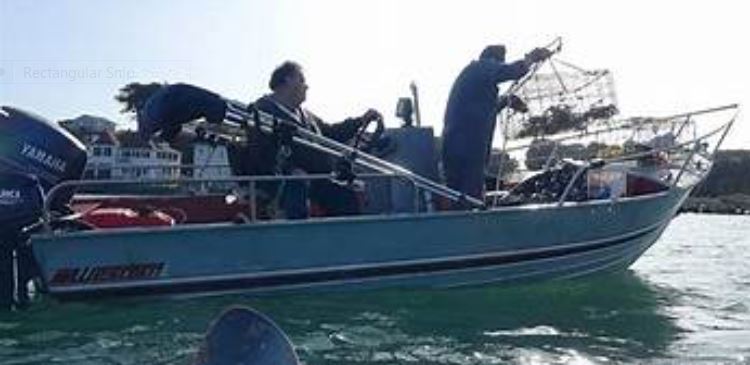 Boat Crabbing in Siletz Bay | Living Center Oregon